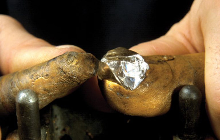 How are rough diamonds cut? – IberJoya Diamonds